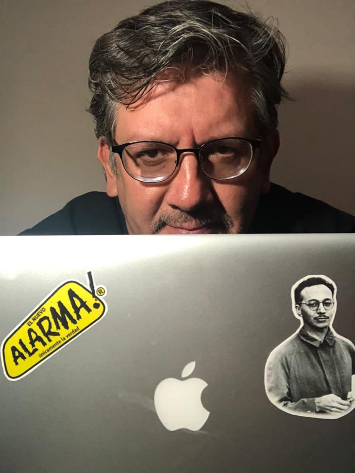 Sesenta años del semanario Alarma! - DE REPORTEROS